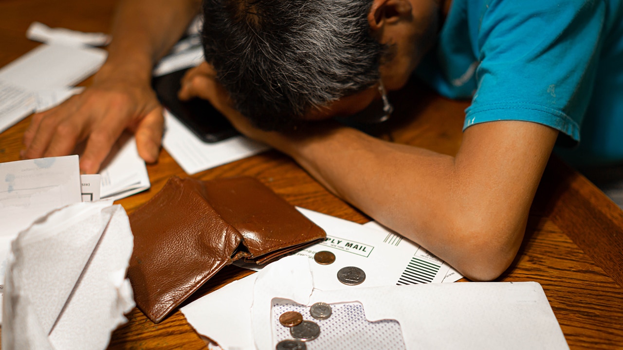 Americans Face $1 TRILLION of Mounting Credit Debt - From Frugal to Free