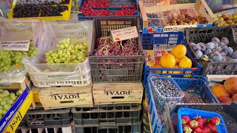 24 Best Budget Travel Spots for Food Lovers - From Frugal to Free