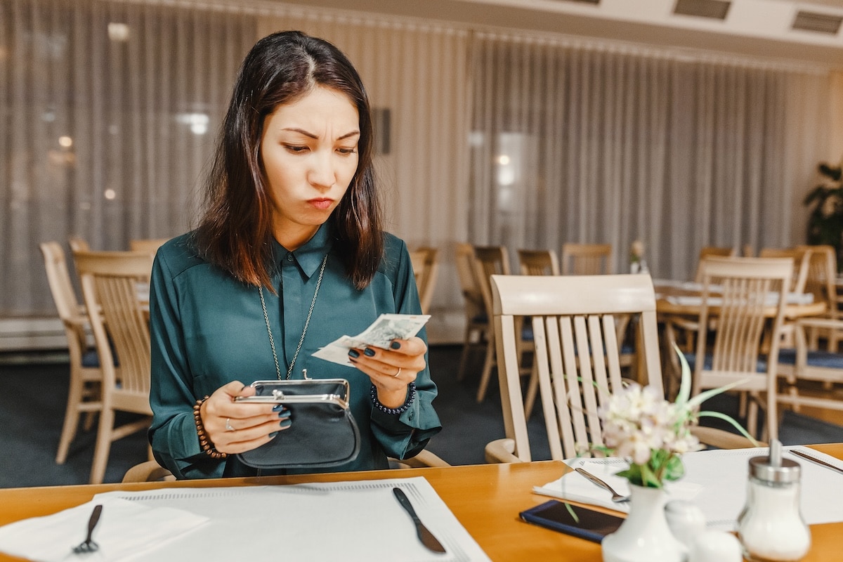 Save Thousands: 25 Frugal Habits You Need - From Frugal to Free