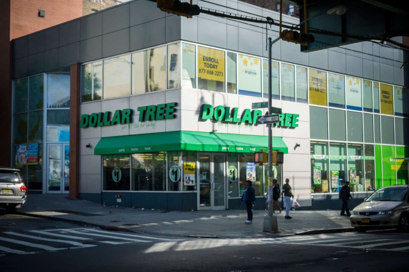 Dollar Tree Faces Major Shake-Up: Nearly 1,000 Stores to Close - Thrift ...