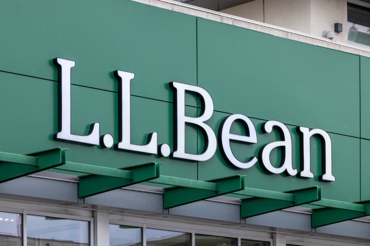 L.L. Bean Cuts Jobs and Call-Center Hours as Online Shopping Surges - From Frugal to Free